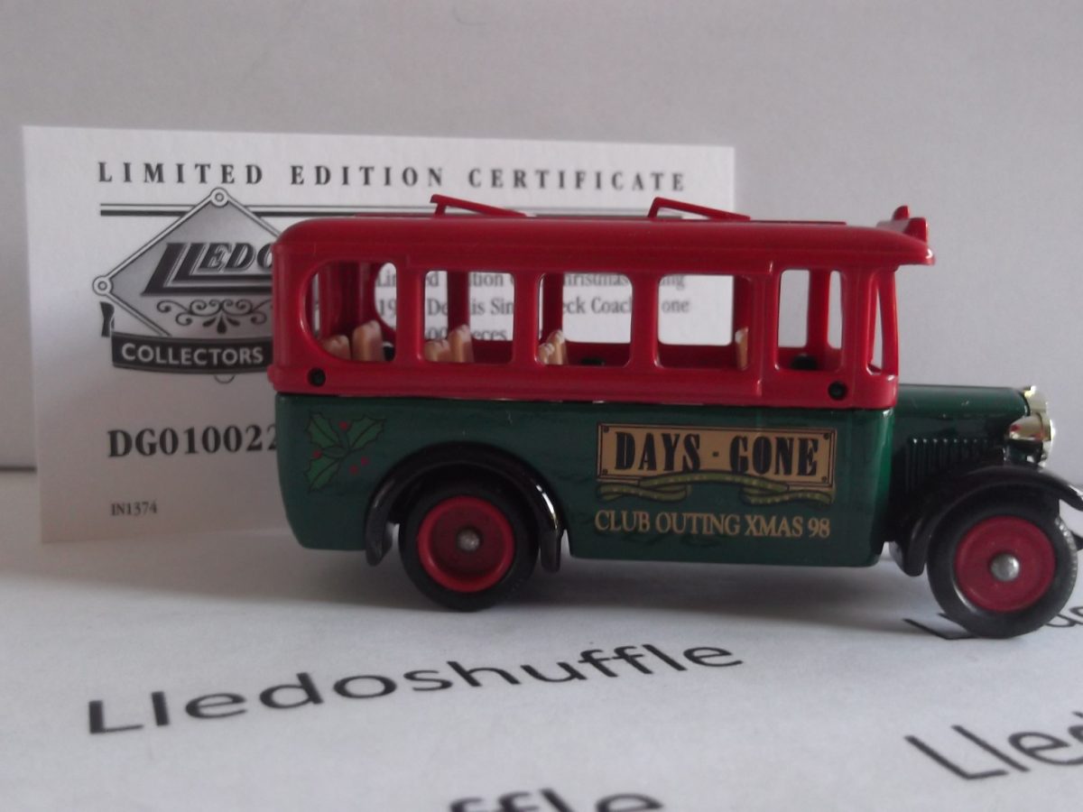 DG10022, Dennis Single Deck Coach, Days Gone Collectors Club, Christmas ...