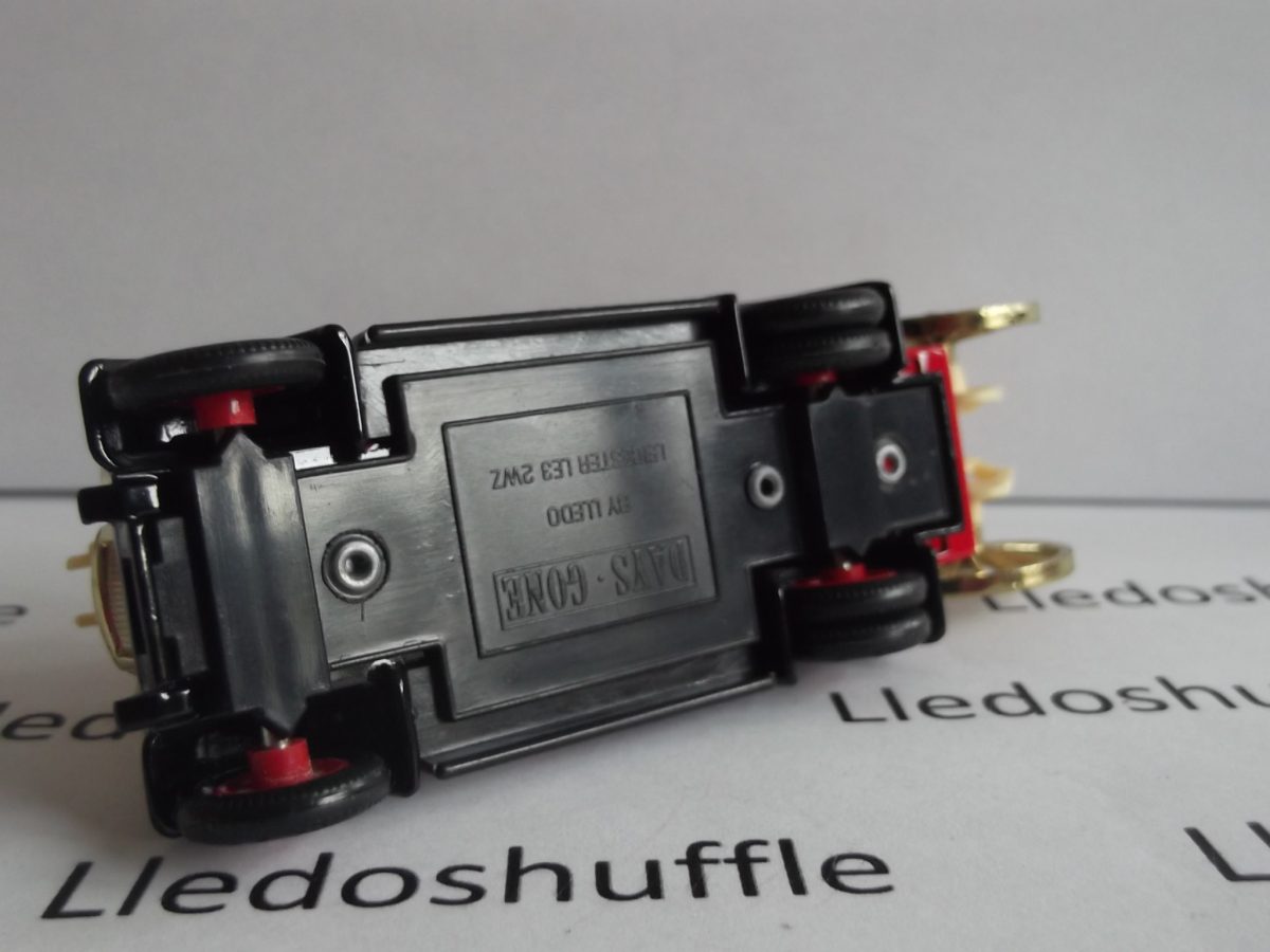 DG12022, Dennis Fire Engine, Hamleys Fire Service – Lledoshuffle