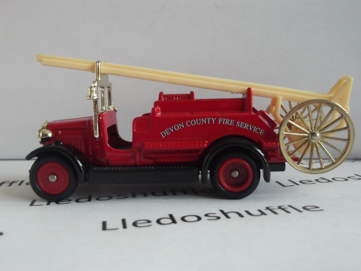 DG12025, Dennis Fire Engine, Devon County Fire Service – Lledo Models