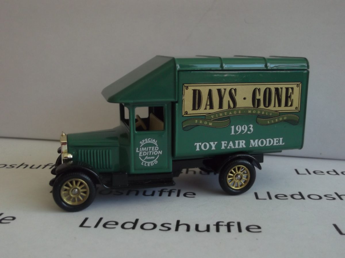 DG52006, Morris Parcels Van, Days Gone 1993 Toy Fair Model – Lledo Models