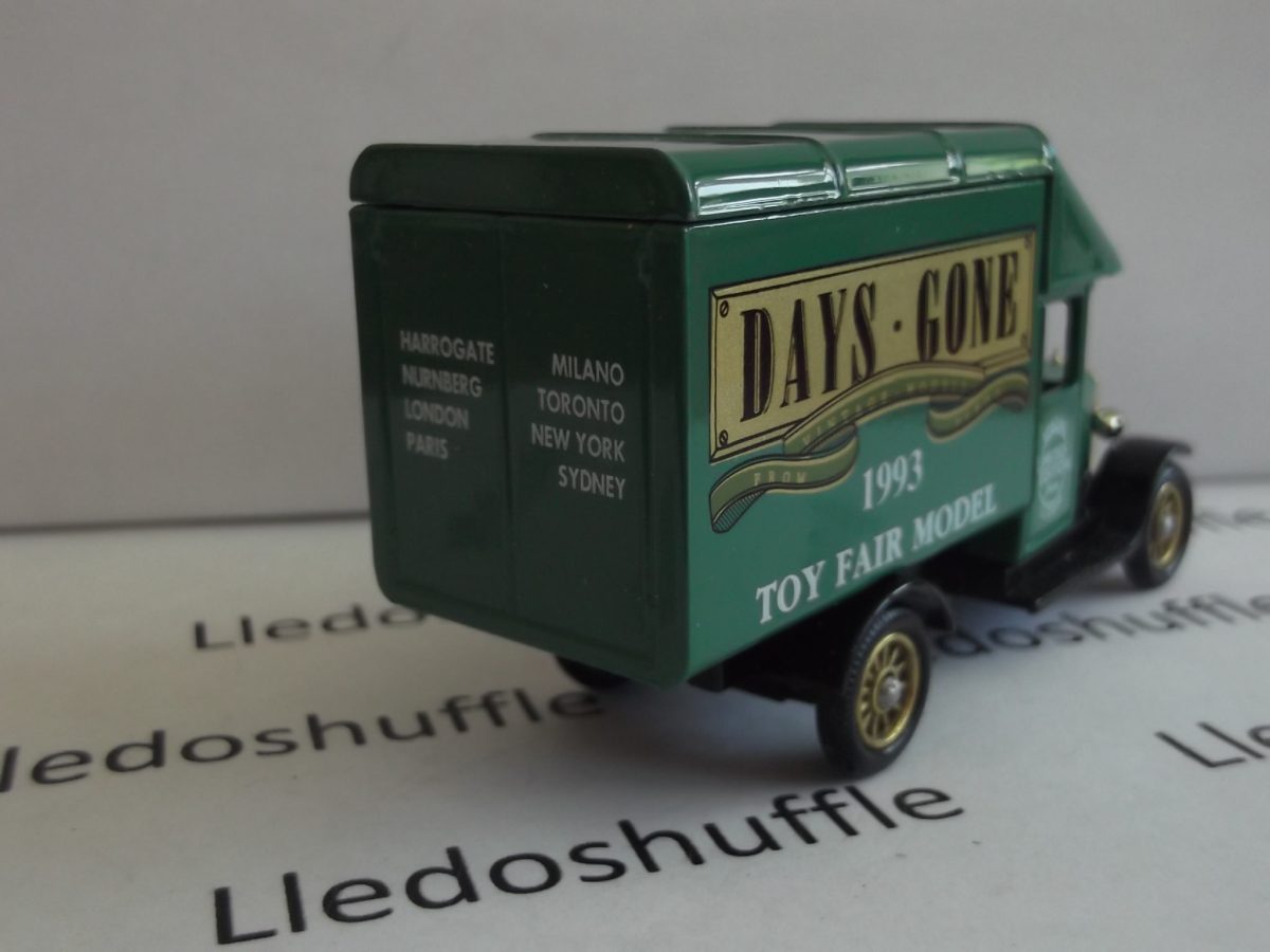 DG52006, Morris Parcels Van, Days Gone 1993 Toy Fair Model – Lledo Models