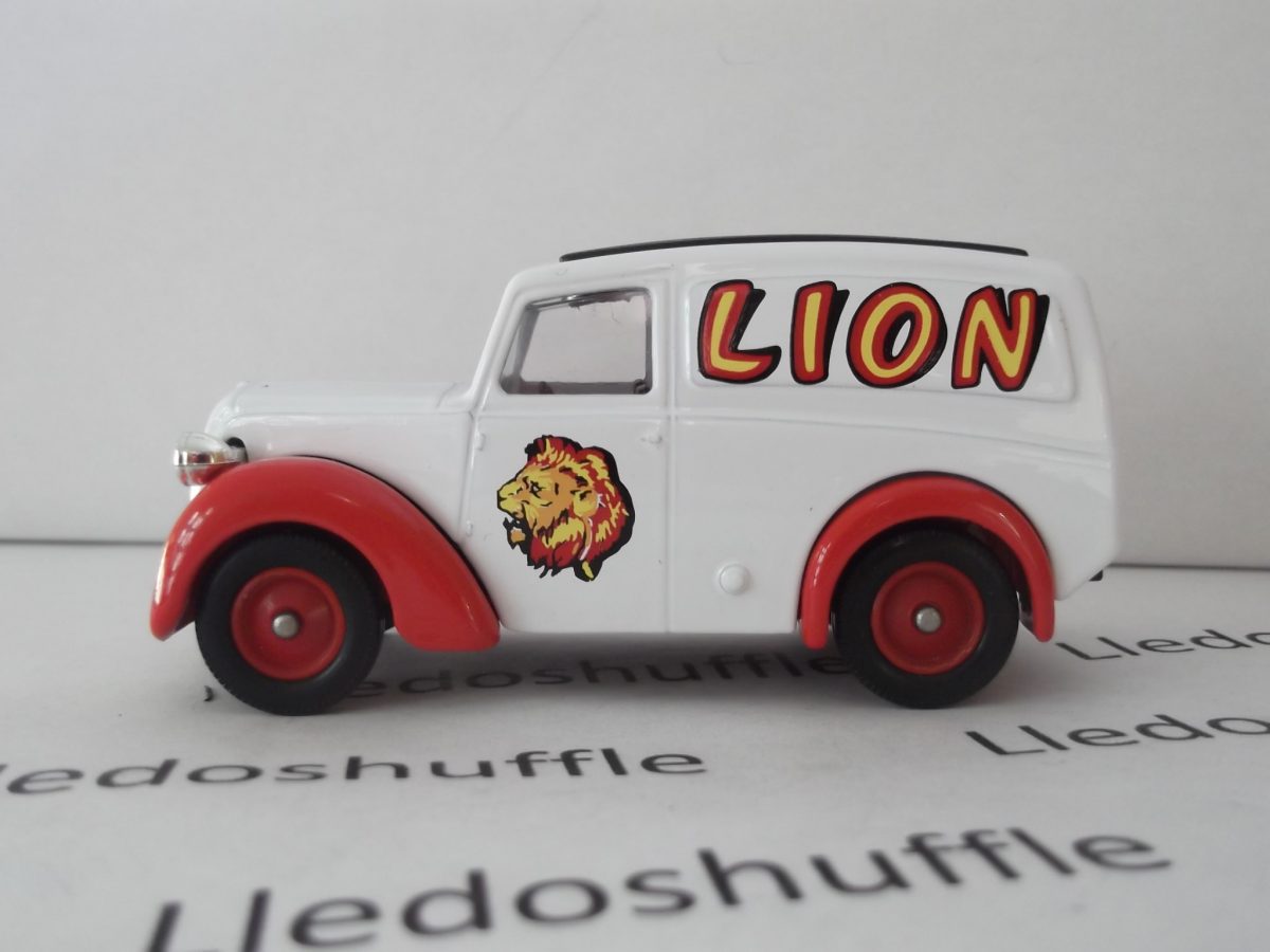 DG58022, Morris Z Van, Lion, Boys Adventure Comic – Lledo Models