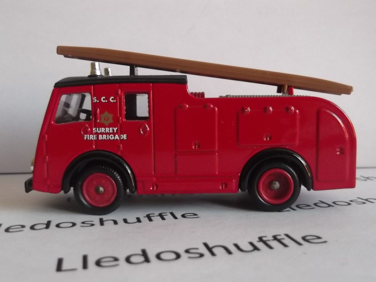 DG60014, Dennis F8 Fire Engine, S.C.C. Surrey Fire Brigade – Lledoshuffle