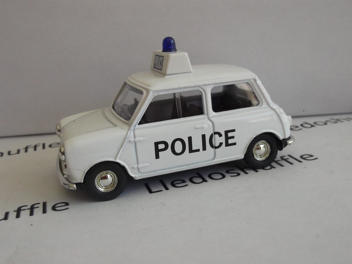 DG74002, Austin 7 Mini, Police – Lledo Models