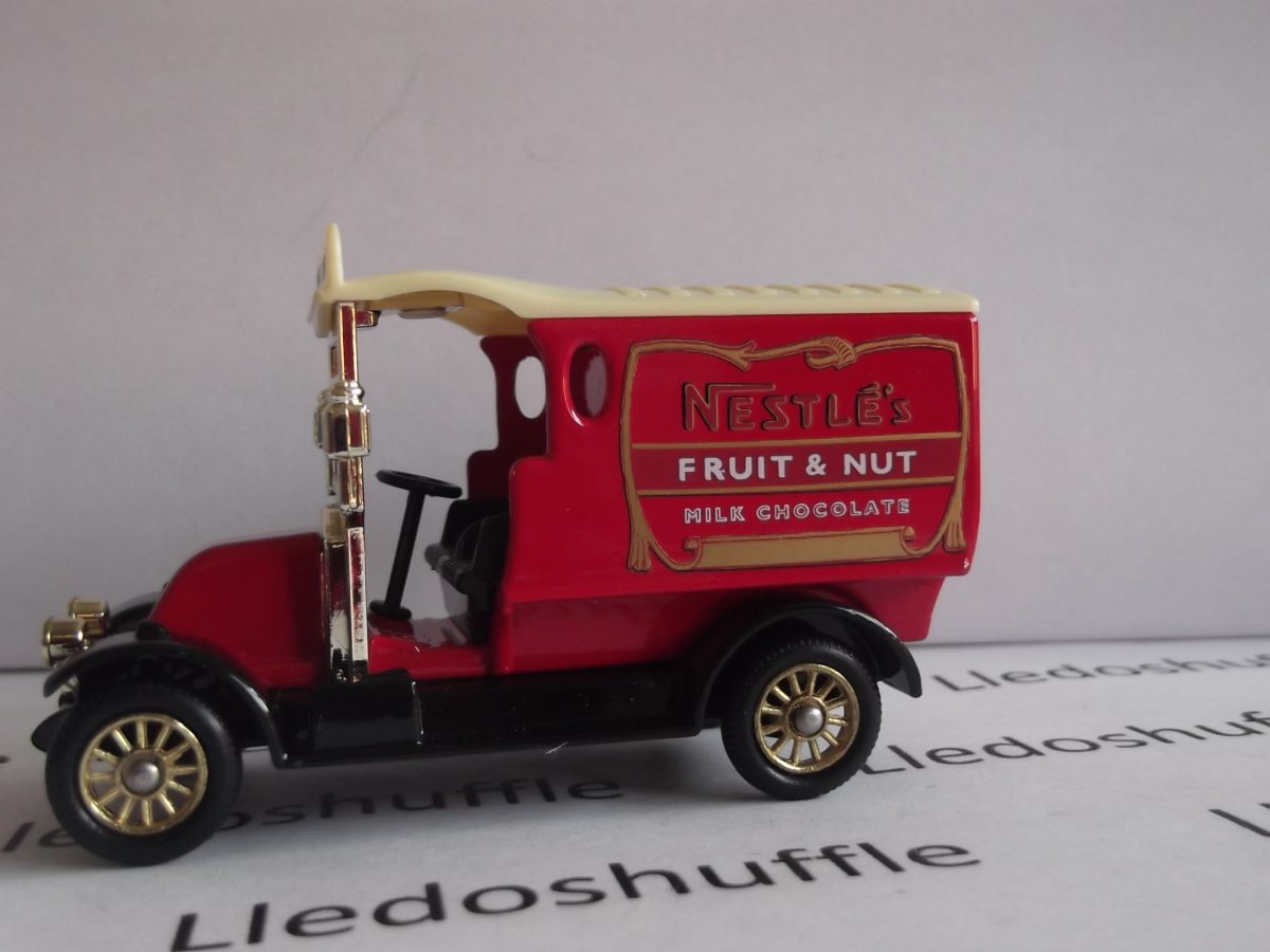 DG85018, Renault Van, Nestle’s Fruit & Nut Milk Chocolate – Lledoshuffle