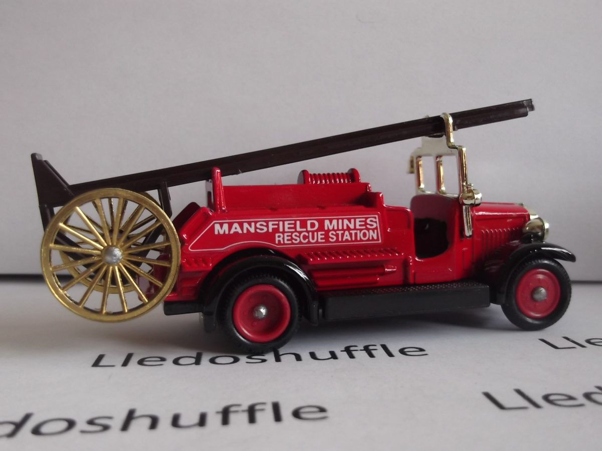 PV012, Code 3, Dennis Fire Engine, Mansfield Mines Rescue Station with ...