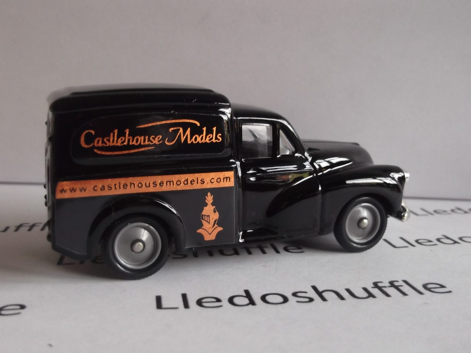 PV127, Code 3, Morris Minor Van, Castlehouse Models – Lledo Models