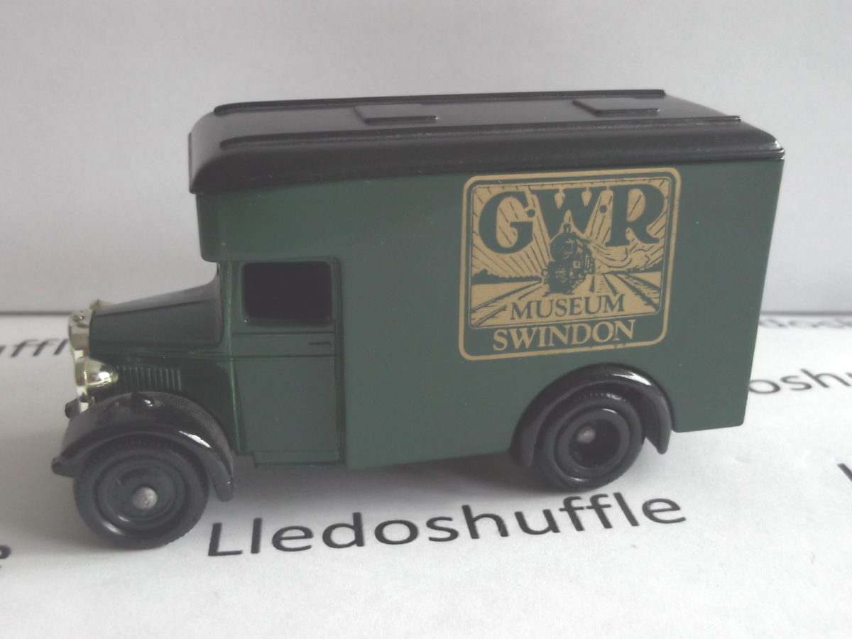 LP16065, Dennis Parcels Van, GWR Museum, Swindon – Lledoshuffle