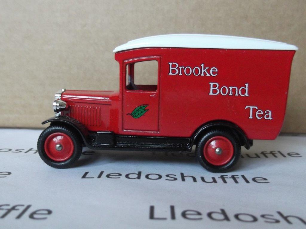 LP21028, Chevrolet Van, Brooke Bond Tea – Lledo Models
