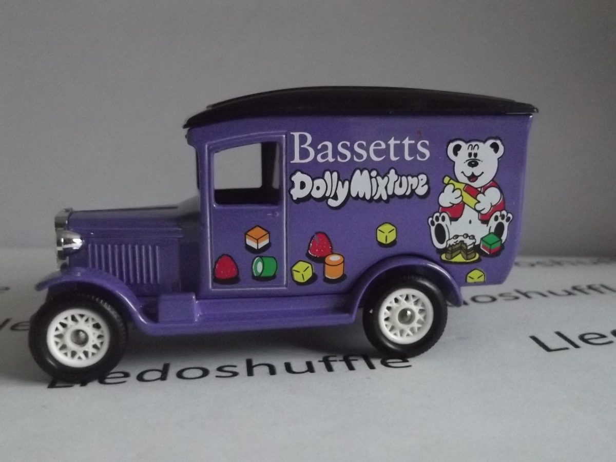 LP21079, Chevrolet Van, Bassett’s Dolly Mixture – Lledoshuffle