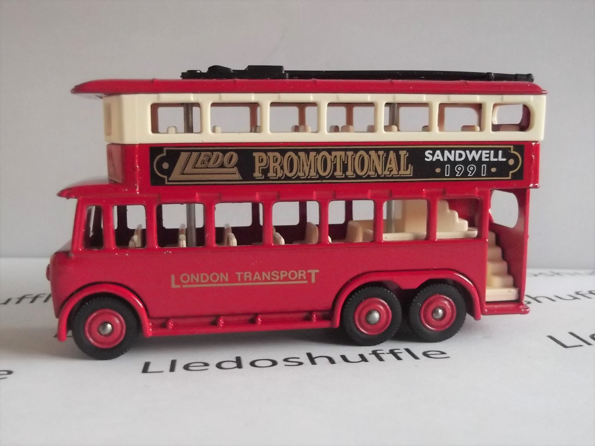 LP41021, Karrier E6 Trolley Bus, London Transport, Lledo Sandwell 1991 ...