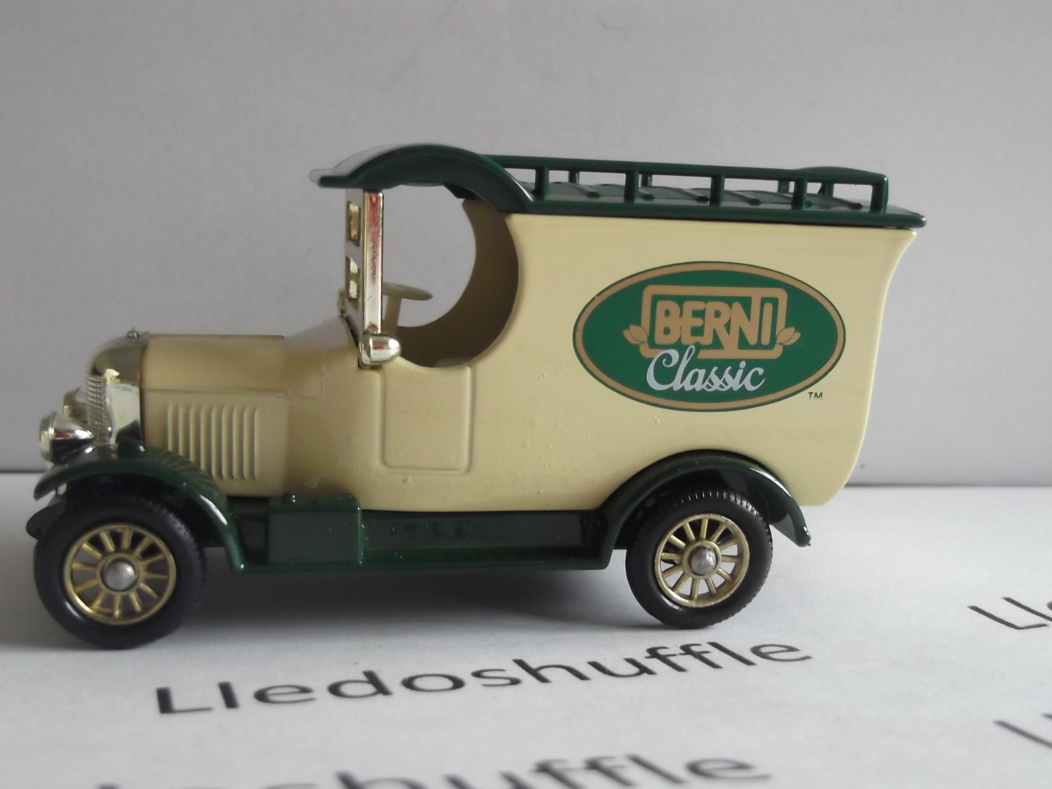 LP50069, Bull Nose Morris Van, Berni Classic, Berni Inn Logo – Lledo Models