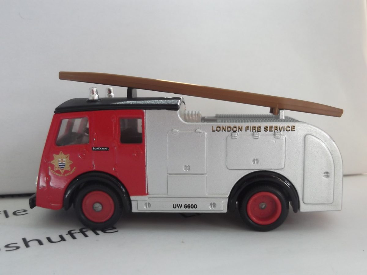 LP60008, Dennis Fire Engine, LCC London Fire Brigade, Blackwall ...