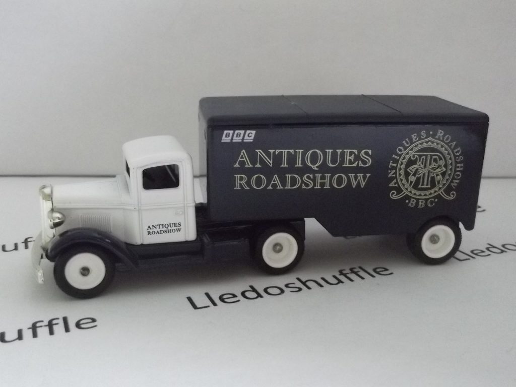 LP67014, Ford Articulated Truck, BBC Antiques Roadshow – Lledo Models