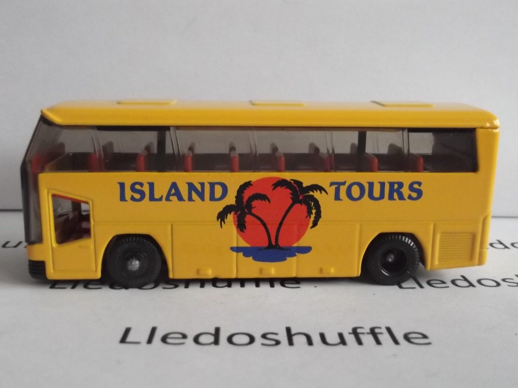 M3001, Neoplan Spaceliner Coach, Island Tours – Lledo Models