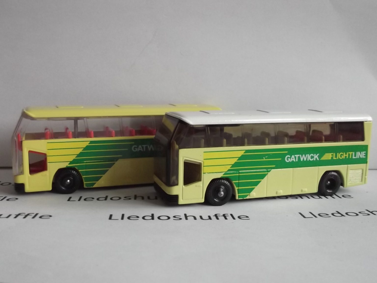 M3003, Neoplan Spaceliner Coach, Gatwick Flightline – Lledoshuffle