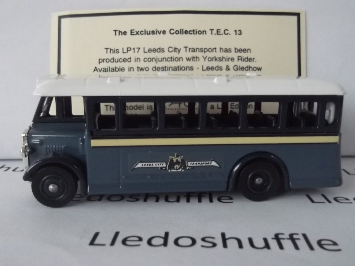 SP17032, AEC Regal Single Deck Bus, Leeds City Transport – Lledo Models