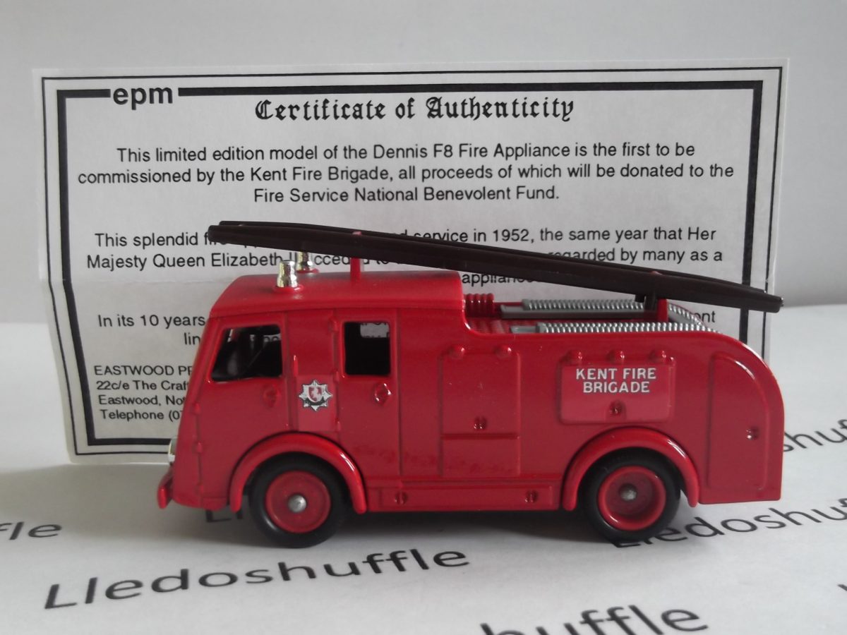 SP60004, Dennis Fire Engine, Kent Fire Brigade – Lledo Models