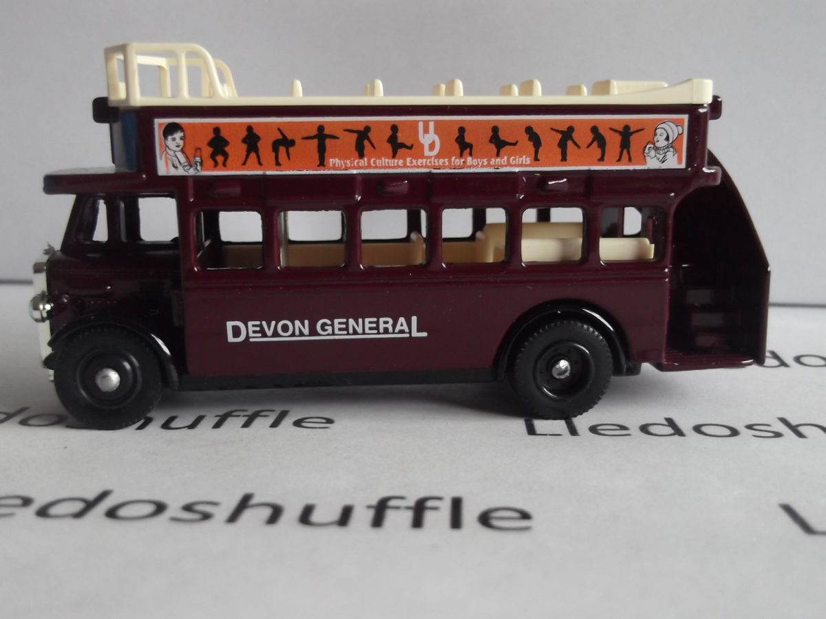 Unigate 1995, 3 piece Bus Set, UNI1995 – Lledo Models