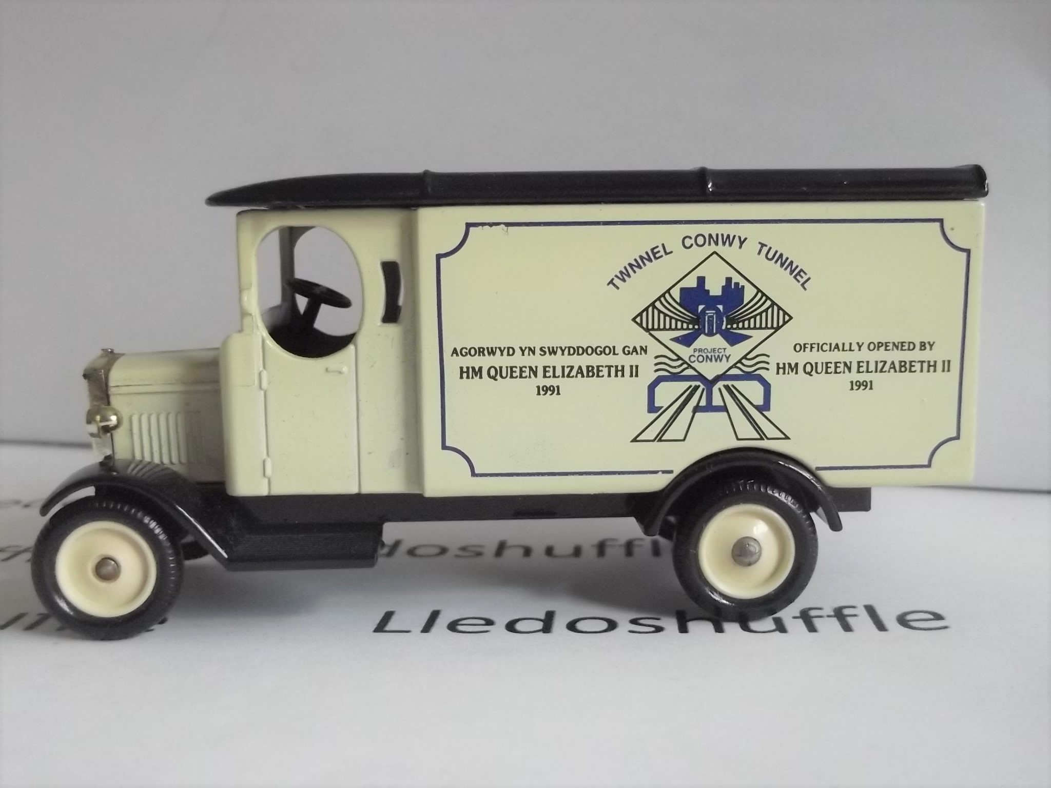LP43014, Morris Van, Twnnel Conwy Tunnel, Officially opened by HM Queen ...