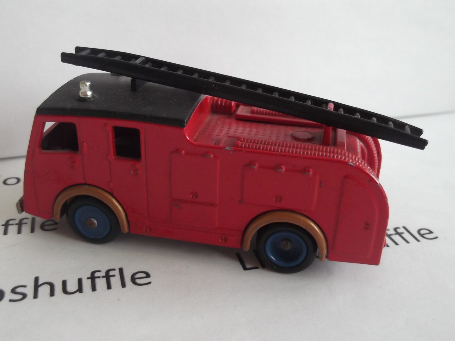 DG060, Code 3, Dennis Fire Engine, Colour Sample – Lledoshuffle