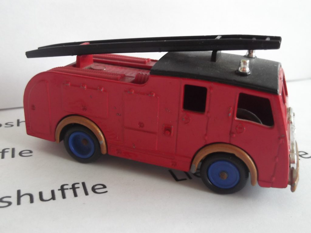 DG060, Code 3, Dennis Fire Engine, Colour Sample – Lledoshuffle
