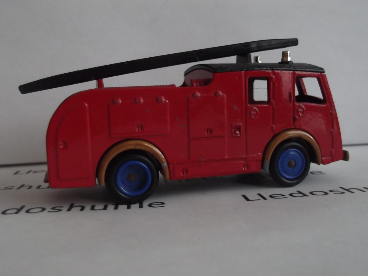 DG060, Code 3, Dennis Fire Engine, Colour Sample – Lledoshuffle