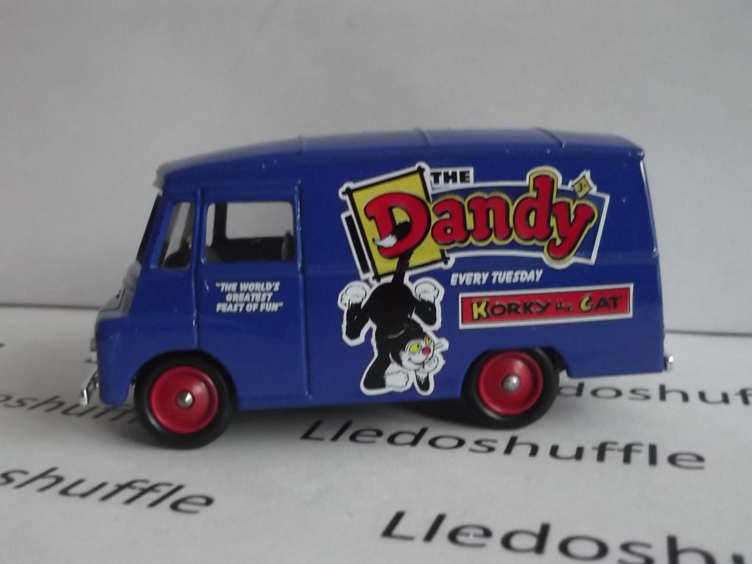 DG71011, Morris LD150 Van, The Dandy, The Beano Comic, Korky the Kat ...