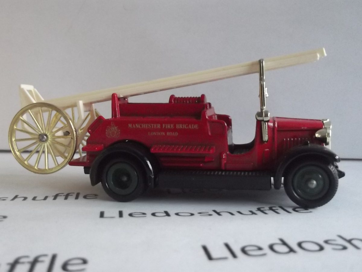 DG012, Code 3, Dennis Fire Engine, Manchester Fire Brigade, London Road ...