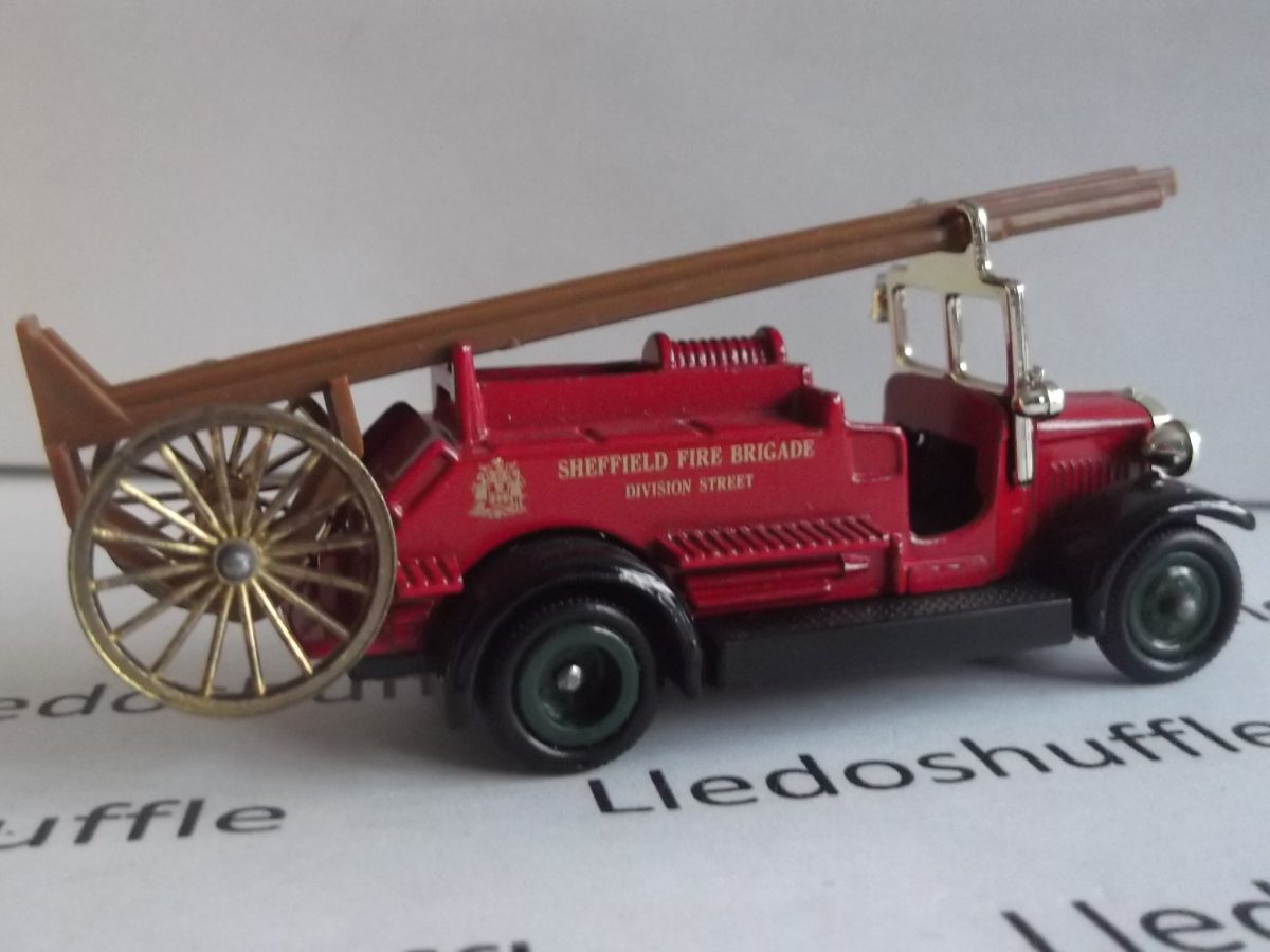 DG012, Code 3, Dennis Fire Engine, Sheffield Fire Brigade, Division ...