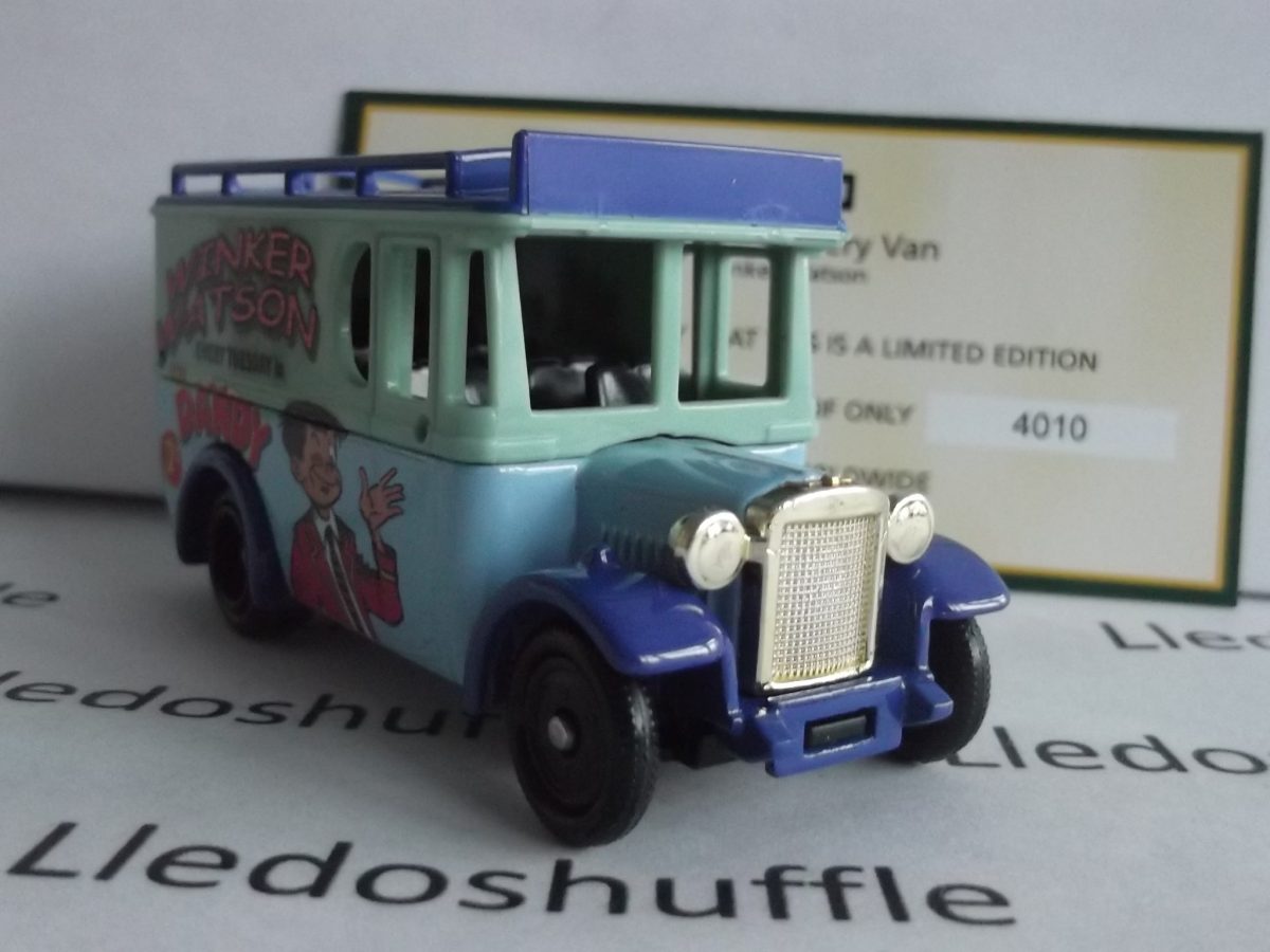 DG34011, Dennis Delivery Van, Winker Watson, The Dandy Comic – Lledo Models