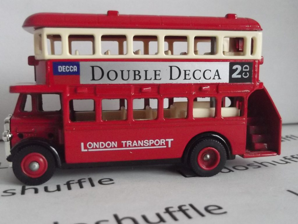 LP15205, AEC Regent Double Deck Bus, London Transport, Double Decca – Lledo Models