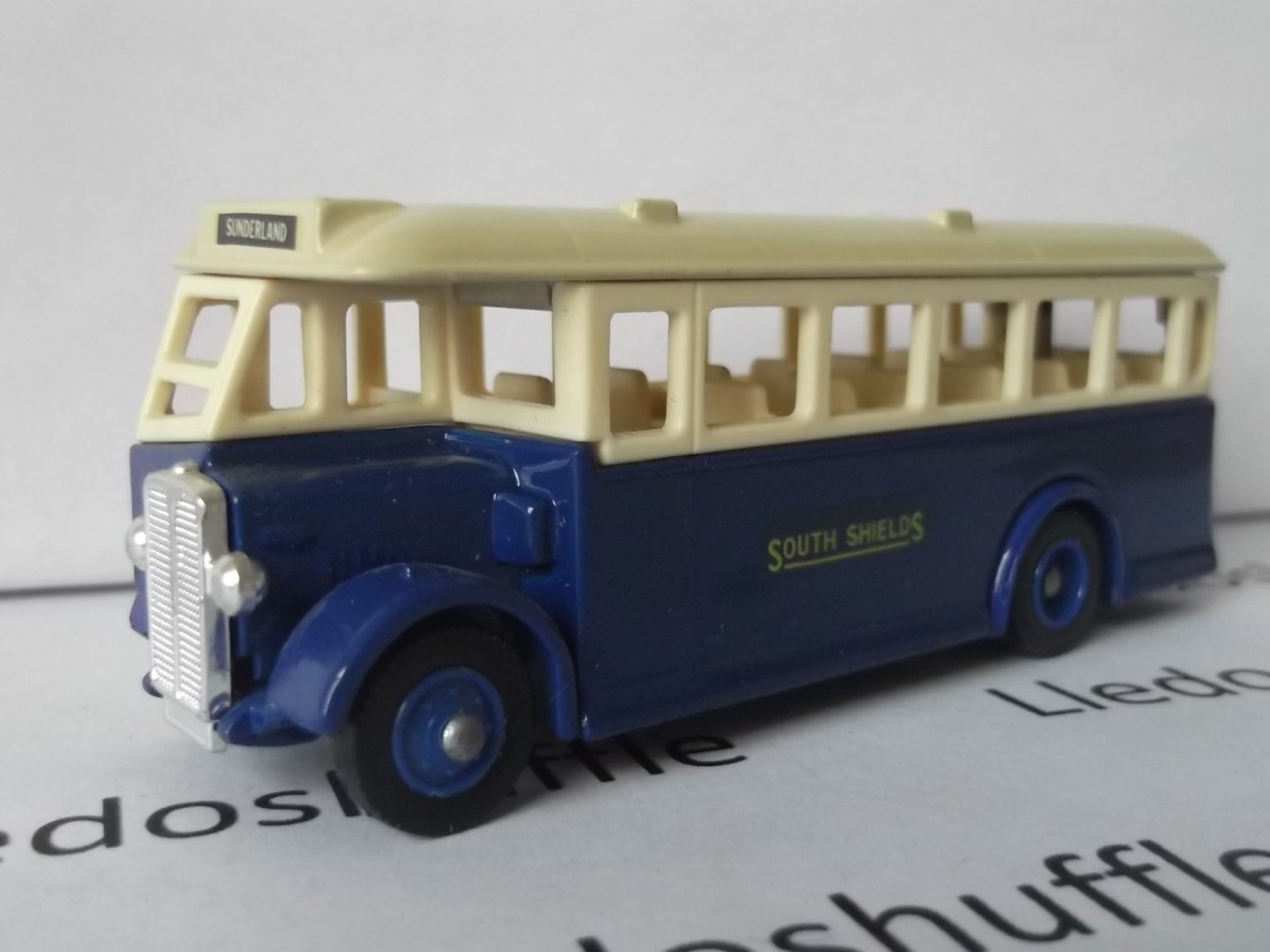 LP017, Code 3, AEC Regal Single Deck Bus, South Shields – Lledo Models