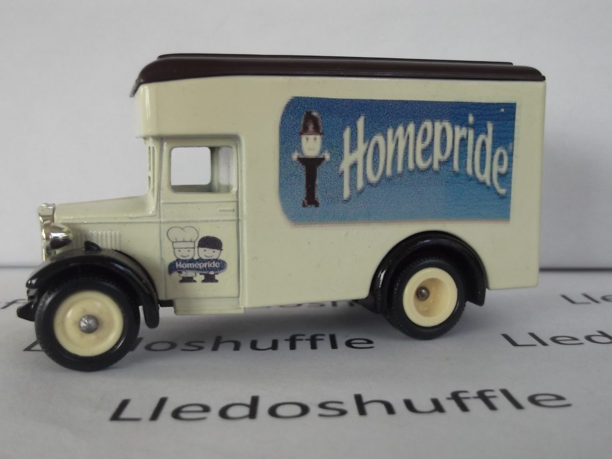 LP016, Code 3, Dennis Parcels Van, Homepride – Lledo Models