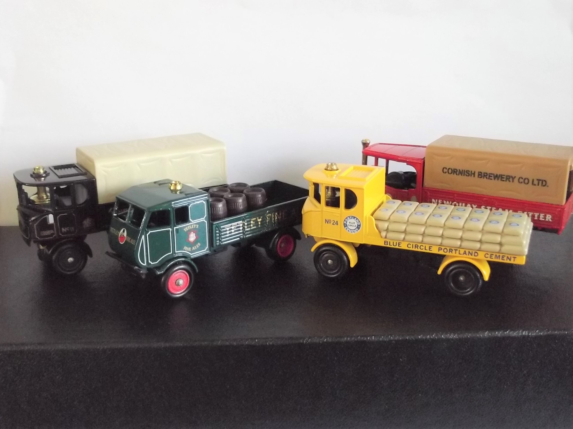 NEW STOCK – Lledo Models